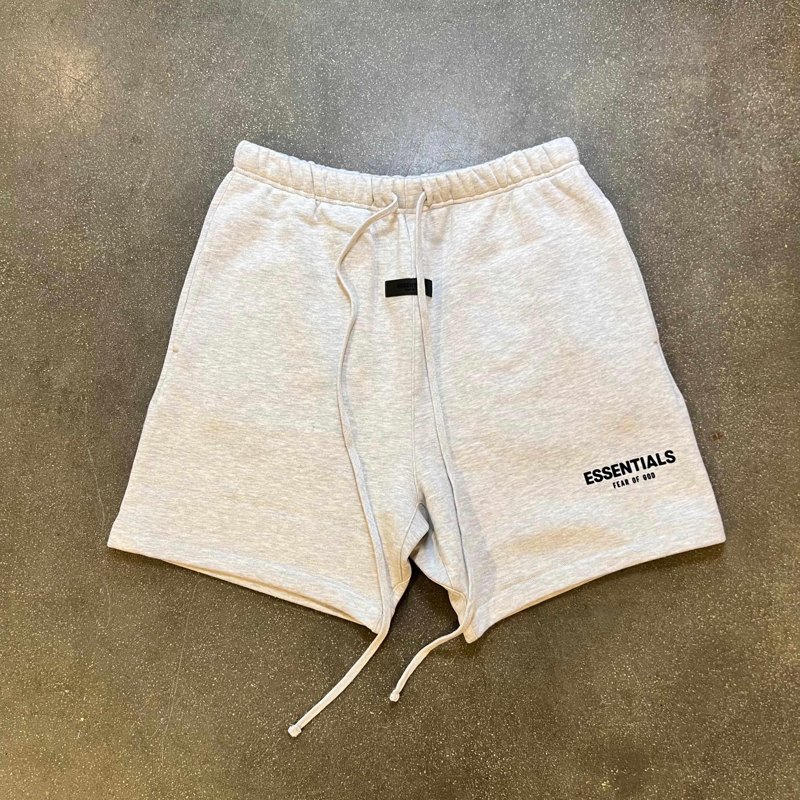 Fear of God Essentials Sweatshort (SS22) Light Oatmeal – FABULOUS CONSIGNMENT STORE