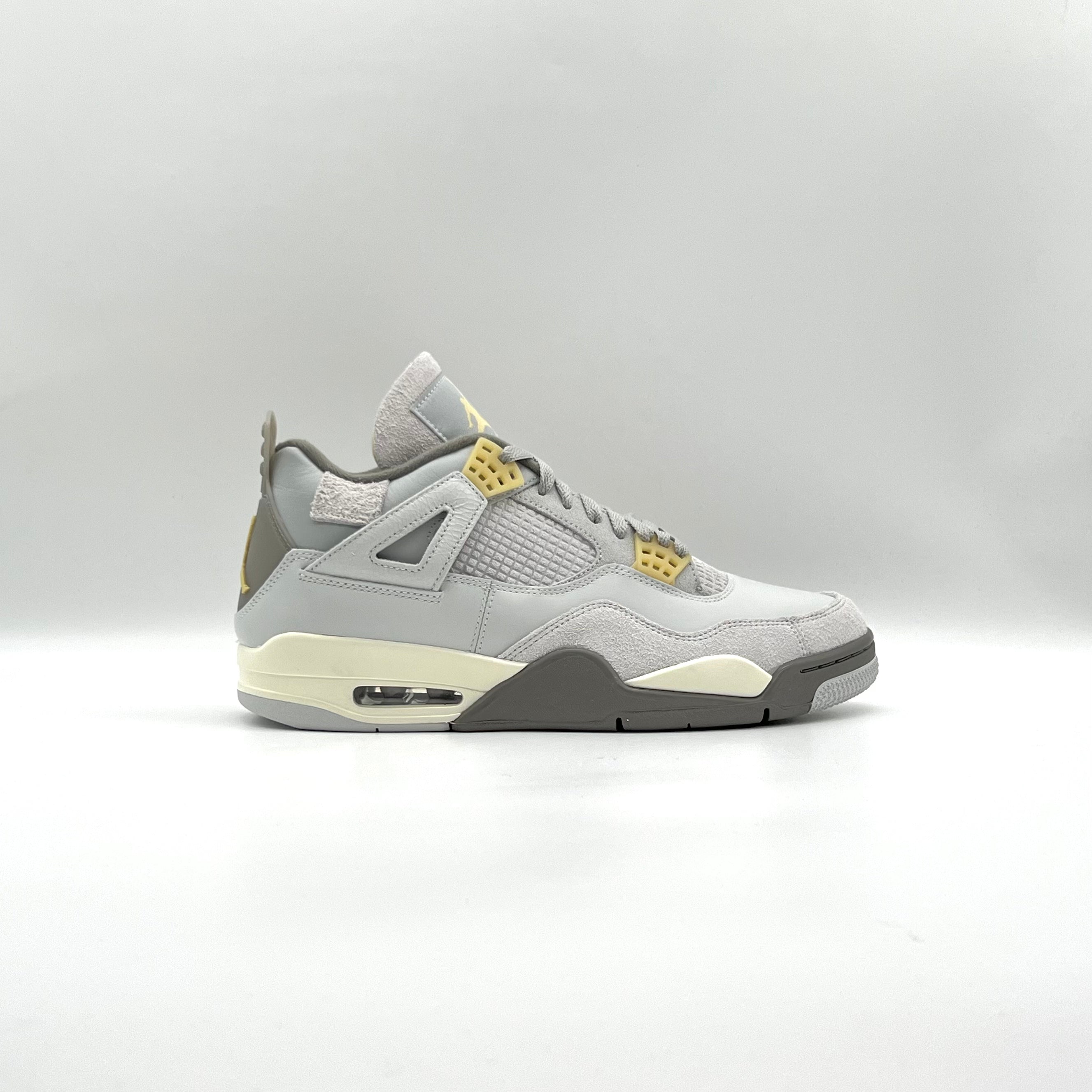 Jordan 4 Retro SE Craft Photon Dust – FABULOUS CONSIGNMENT STORE