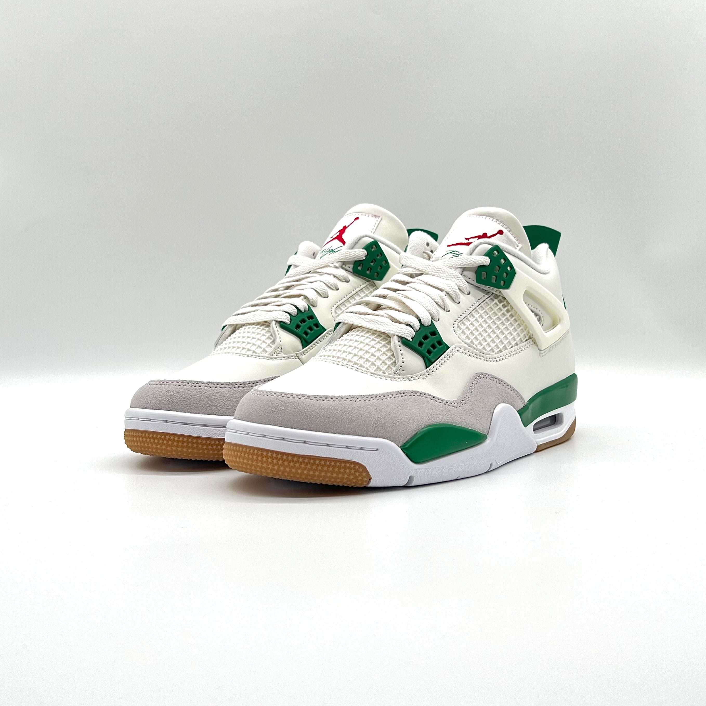 Jordan 4 Retro SB Pine Green – FABULOUS CONSIGNMENT STORE